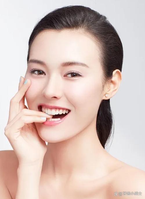 用后置摄像头拍照嘴巴是歪的图标
