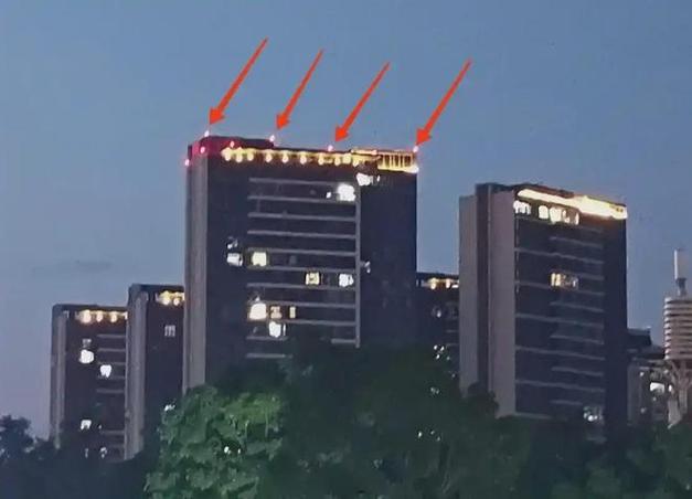 高楼的红点的是什么图标