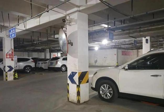 露天停车场有摄像头吗截图