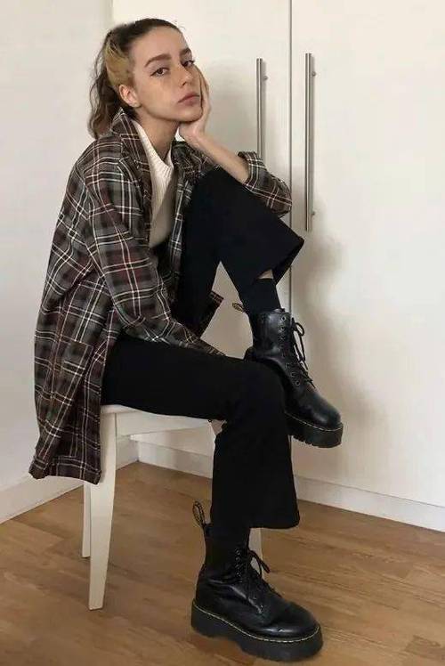 40岁女人穿马丁靴好看吗图标