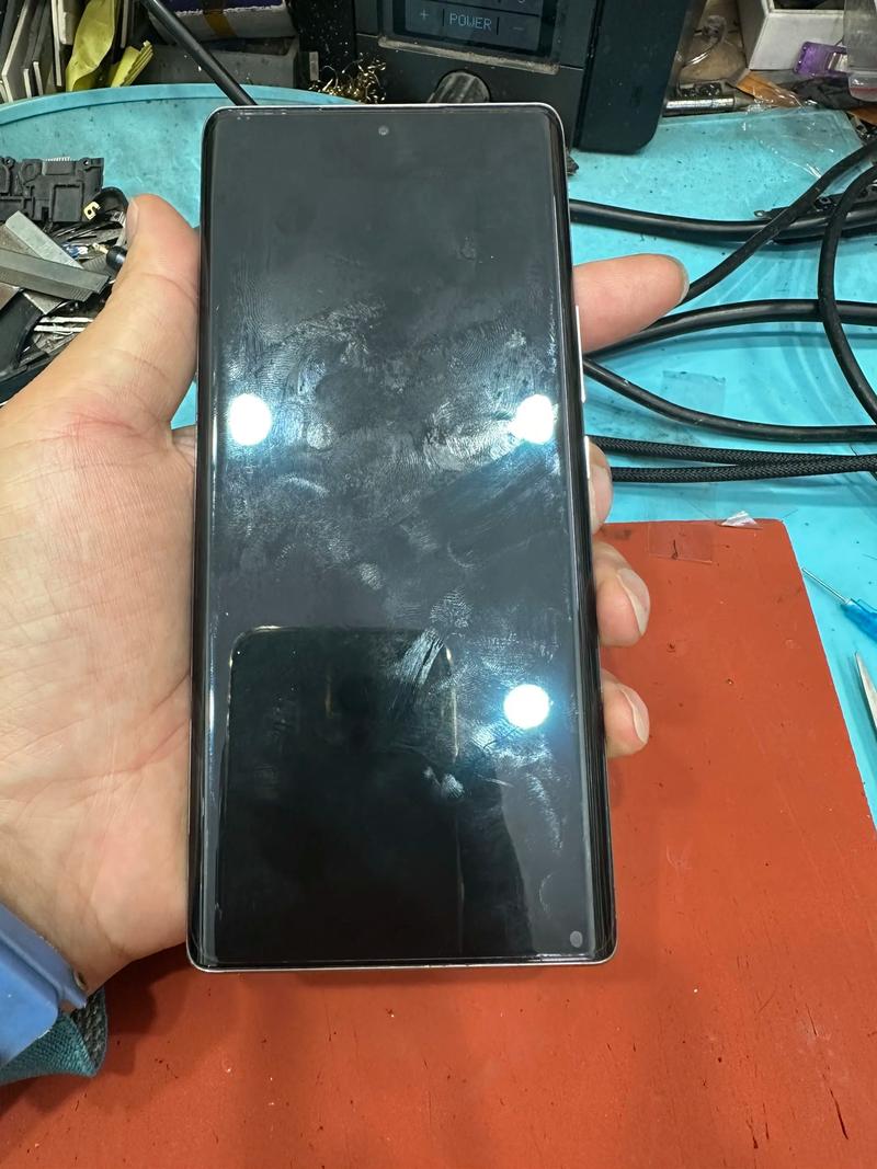 华为荣耀手机黑屏了怎么恢复图标