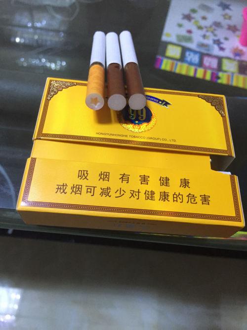 烟盒顶上有红五角星的烟叫什么