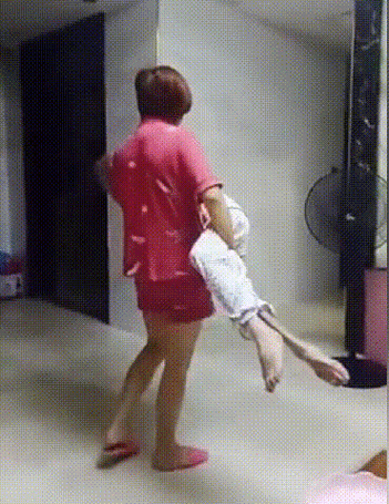 帮你把孩子都哄睡了