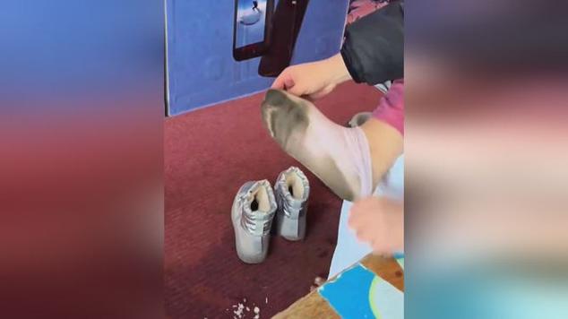 鞋子袜子被扒了图标