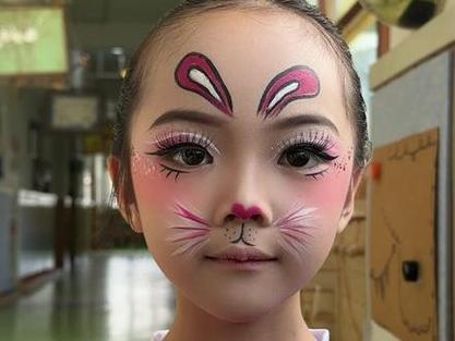 舞台小兔子脸部彩绘