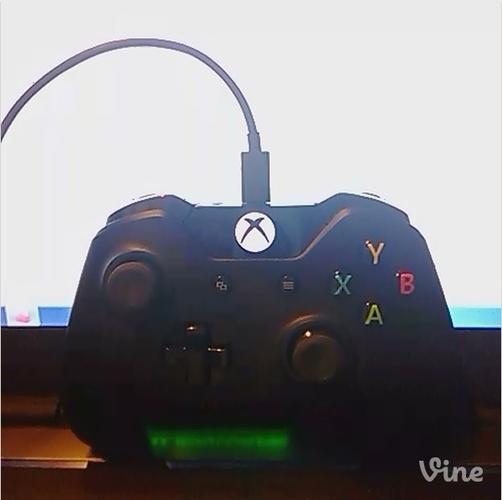 Xbox手柄西瓜灯亮度图标