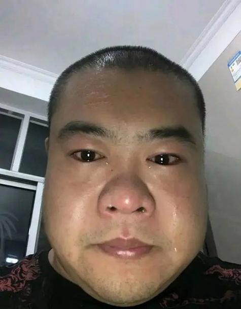 男人发个哭表情咋幽默回图标