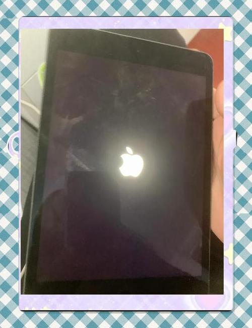 ipad充着电突然黑屏了