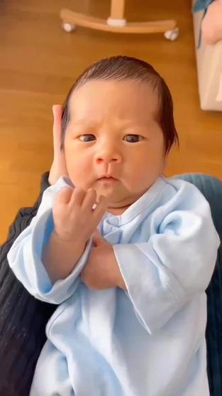 年幼的目光表情包图标