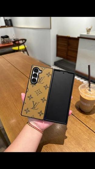 棕色手机配什么颜色手机壳截图