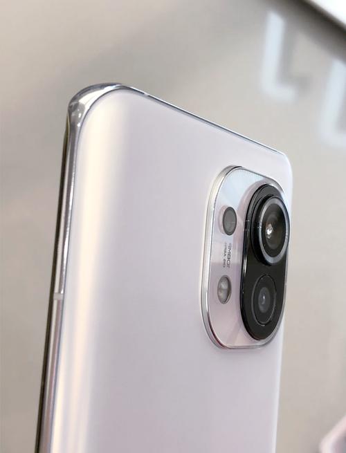 小米11u相机旁边的孔截图
