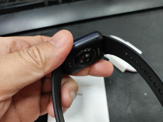 小米手环侧面怎么辨别型号截图