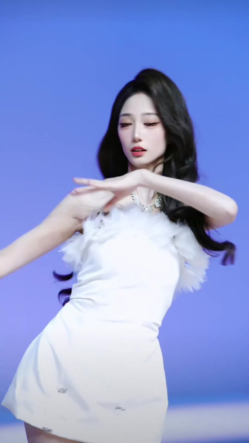 艾琳的抖音视频