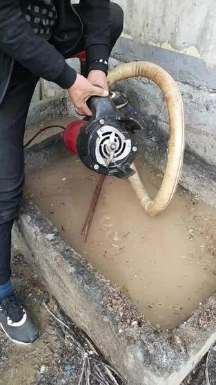 抽粪水的污水泵图标