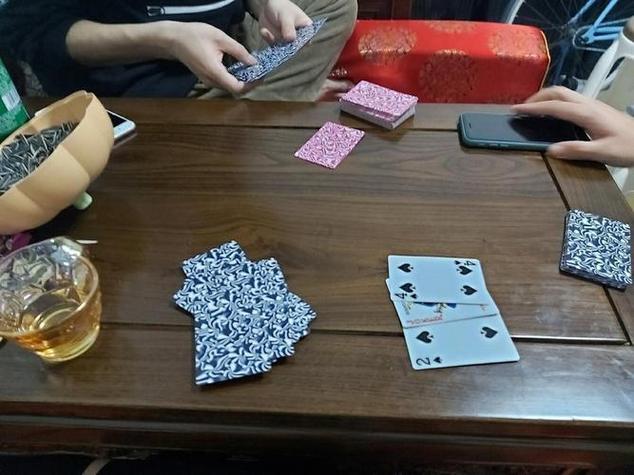 自己创建好友房间的炸金花图标