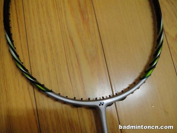 尤尼克斯羽毛球拍9900图标