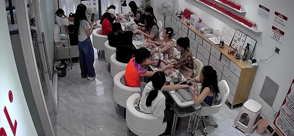 美甲店里日常图片图标