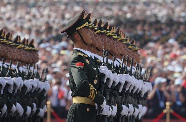 93阅兵喊开始的那个军官图标