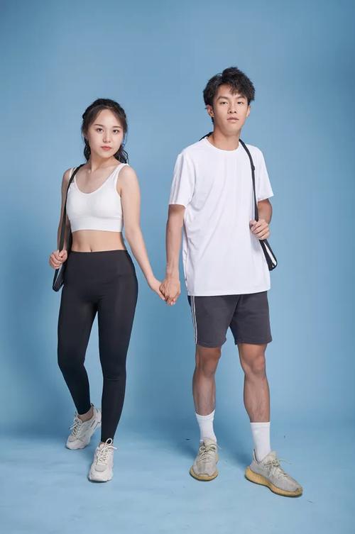 情侣双人羽毛球图标