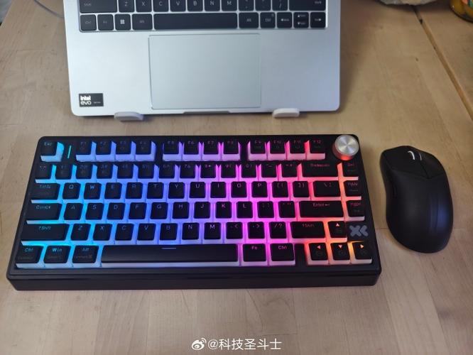联想发光键盘按哪个键发光截图