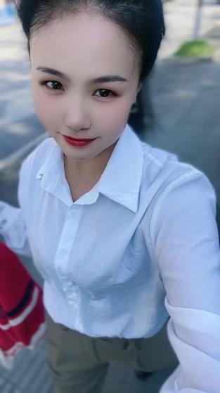 销售员笑脸照怎么拍截图