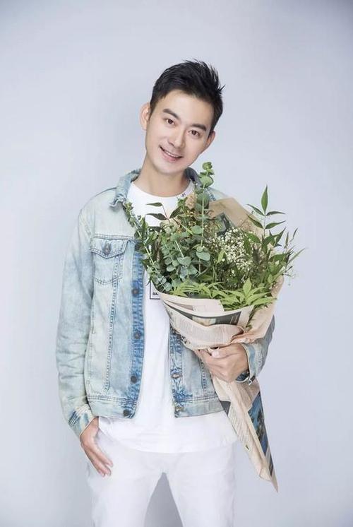 白色羽绒服洗了有黄渍图标
