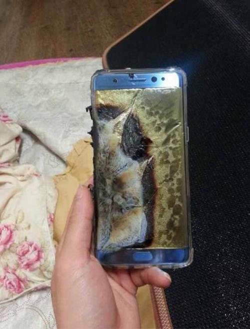 手机屏幕碎了充电会爆炸吗截图