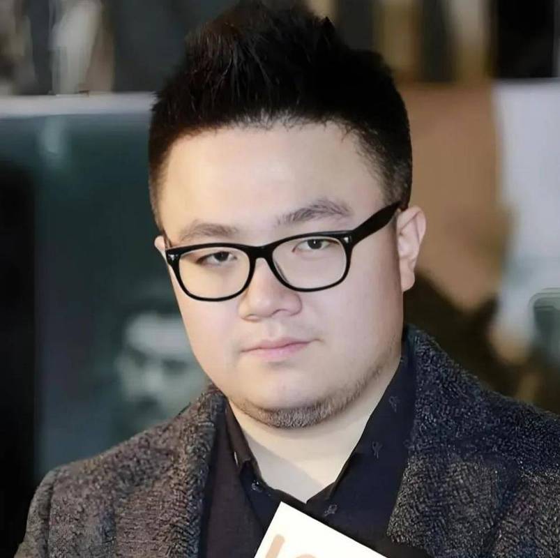 白嫖券下载巴图勇士图标