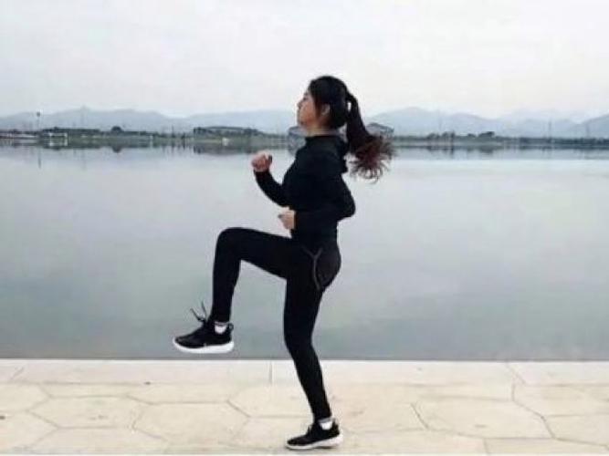 折叠跑视频图标