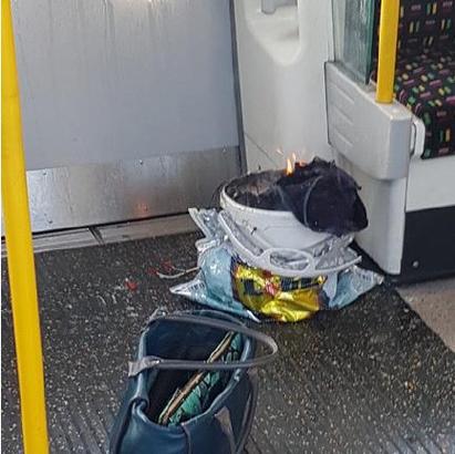 爆炸地铁视频图标