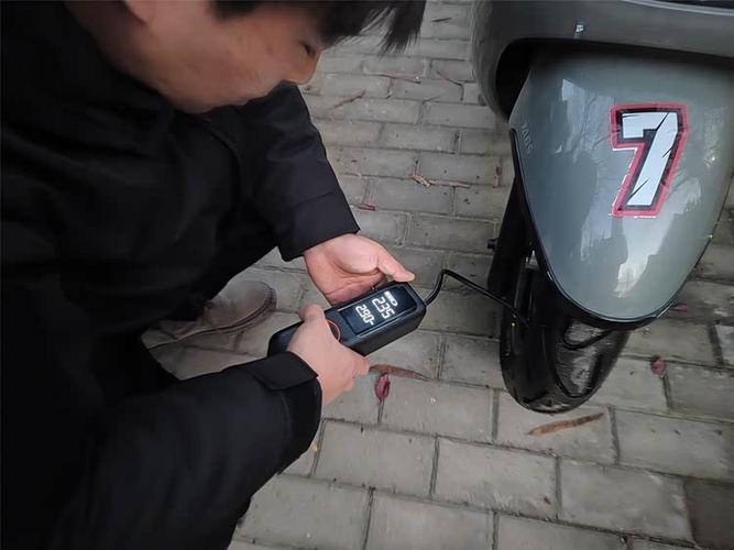 摩托车插钥匙仪表不亮没反应图标