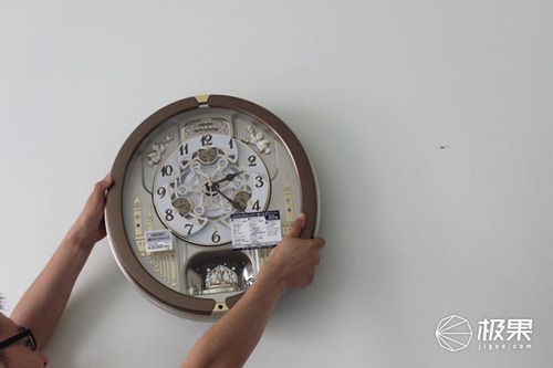 挂钟表怎么调日期和时间图标