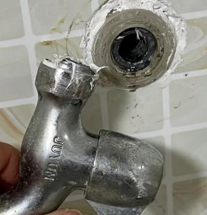 水管断里面了怎么弄出来截图