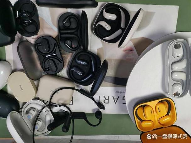 一对蓝牙耳机两个人分开用图标