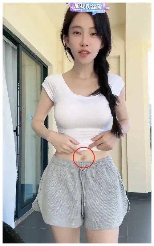 肚脐眼突出一定生女孩图标