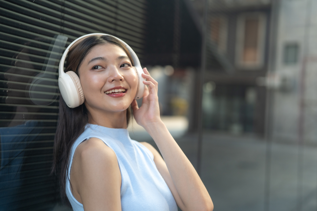耳机放最大声音外面有人听得到吗图标