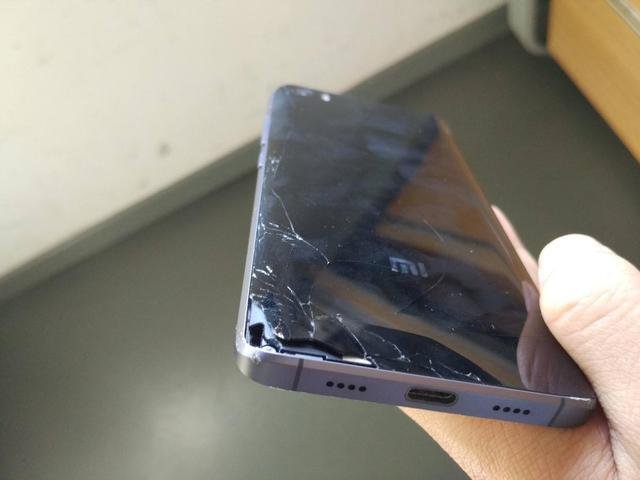 后盖碎了对手机有影响吗图标