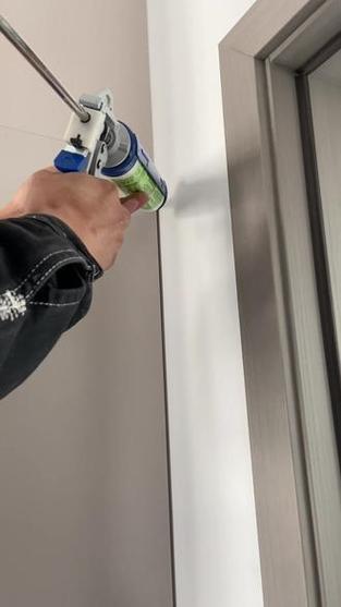 衣柜边和墙有缝用什么胶做好