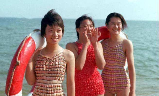 90年代泳装伴唱图标