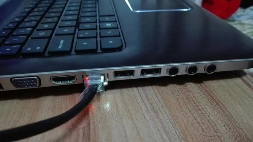 电脑滋滋的像电流声图标