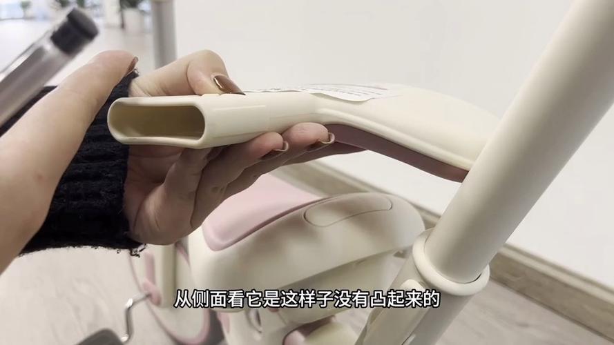 三轮车靠背拆卸视频图标