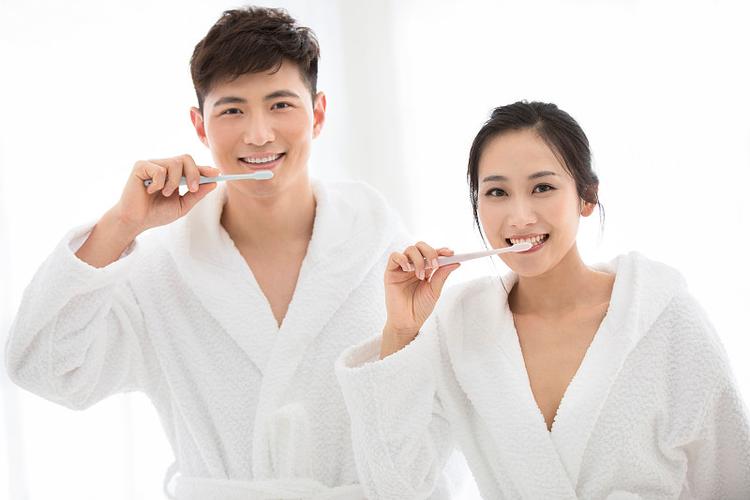 夫妻床上刷牙是什么意思