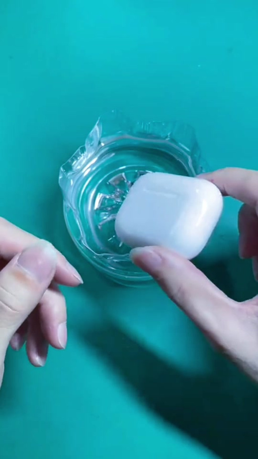 蓝牙耳机进水还能用吗 怎么处理图标