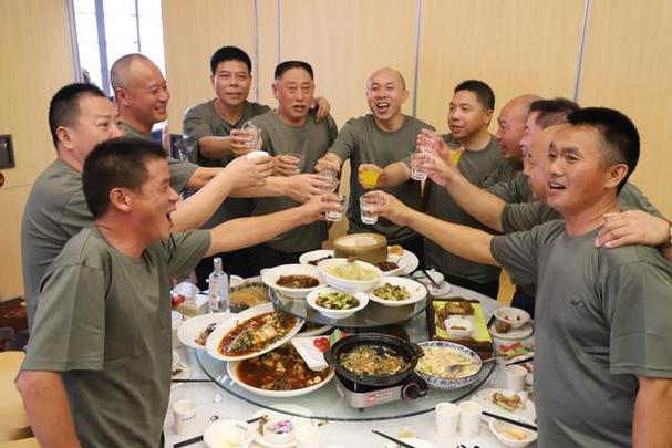 和队友一起匹配战场图标