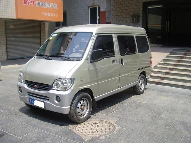 五菱之光微型面包车