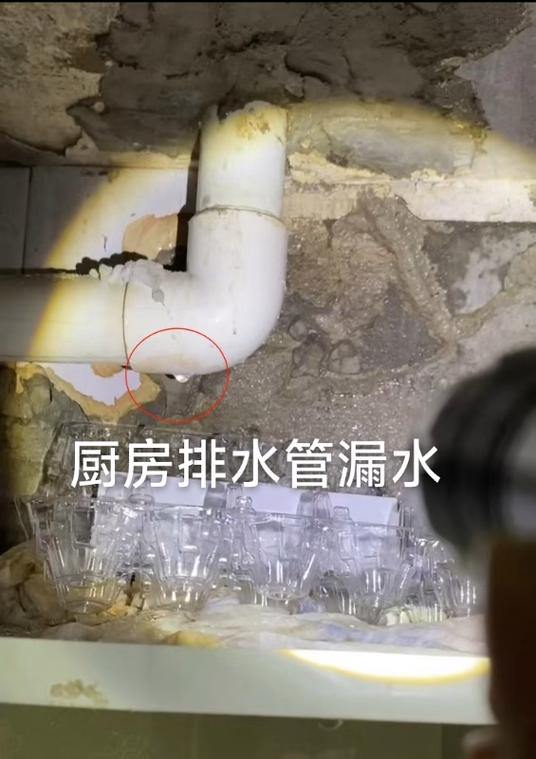 自来水上楼顶是走房内还是屋外图标