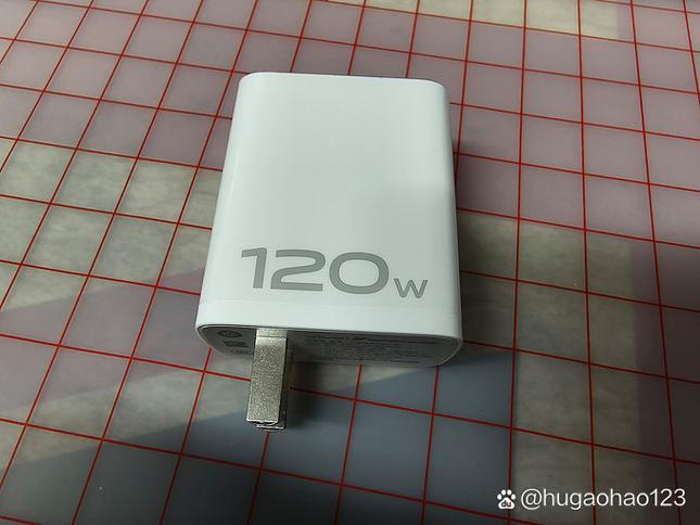 怎么辨别120w充电器真假图标