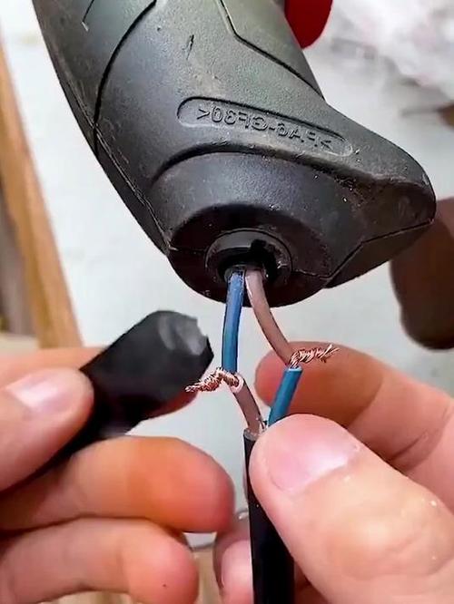 数据线脱皮了怎么办缩略图