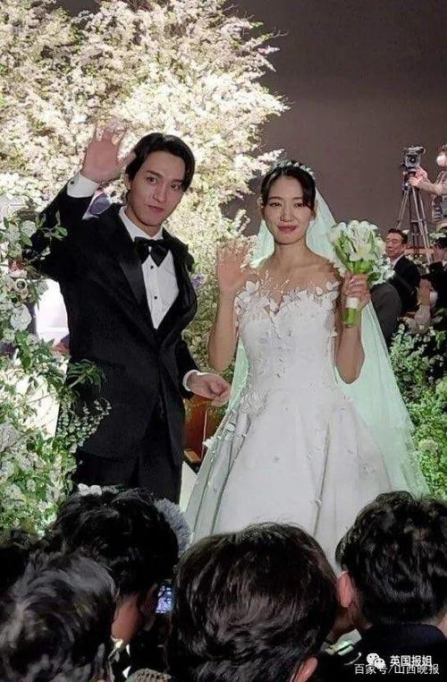 前男友进入婚礼化妆间韩剧截图