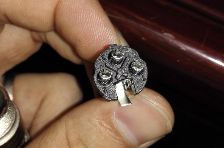 麦克风线断了就两根线图标